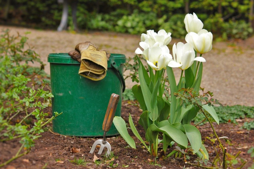 Can I compost in a bucket? – Compost Guide